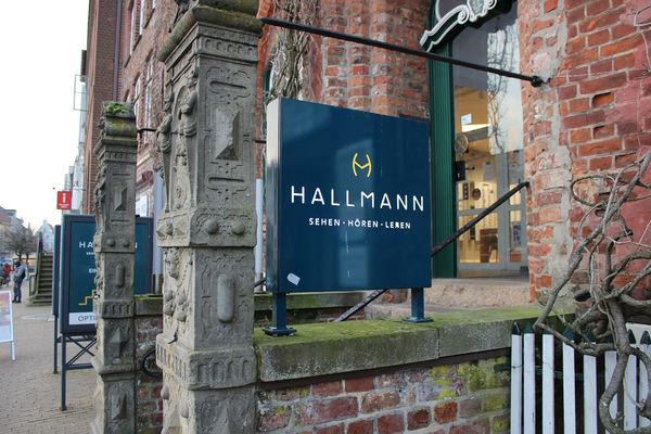 Hallmann Markt | Optik und Akustik | Husum Tourismus